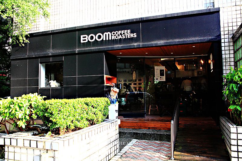 BOOM coffee roasters大爆咖啡館，萍子推薦科技大樓與六張犛站2站中間咖啡館，遠企附近咖啡館，台北高級住宅區的咖啡館，靠國立 ...
